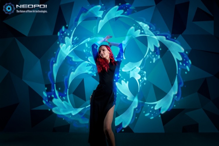 NeoPoi 36 (26cm) - LED glow props for flow arts, performances and festivals