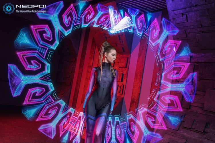 NeoPoi 80 (58cm) - LED glow props for flow arts, performances and festivals